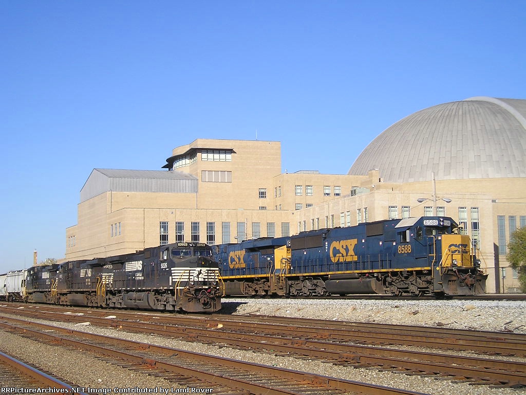 CSXT 8588 & NS 9226 At CUT